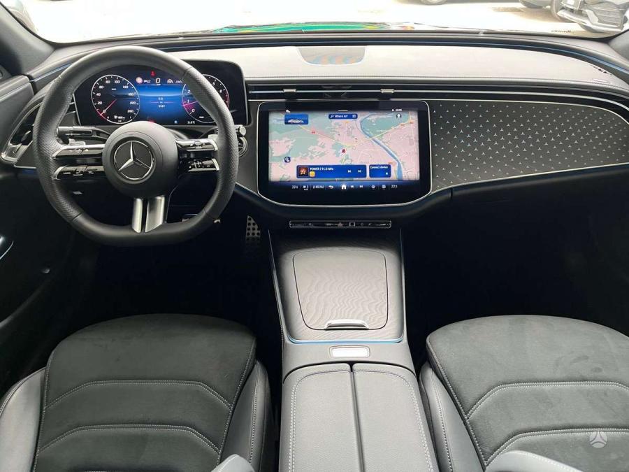 Black Mercedes-Benz e-200 2025 in Kaunas, with an engine capacity of 2.00 L and mileage of 9 thousand km for 52900 €, photo 12 on AUTOMOTO.COM.LV