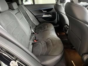 Black Mercedes-Benz e-200 2025 in Kaunas, with an engine capacity of 2.00 L and mileage of 9 thousand km for 52900 €, photo 16 on AUTOMOTO.COM.LV