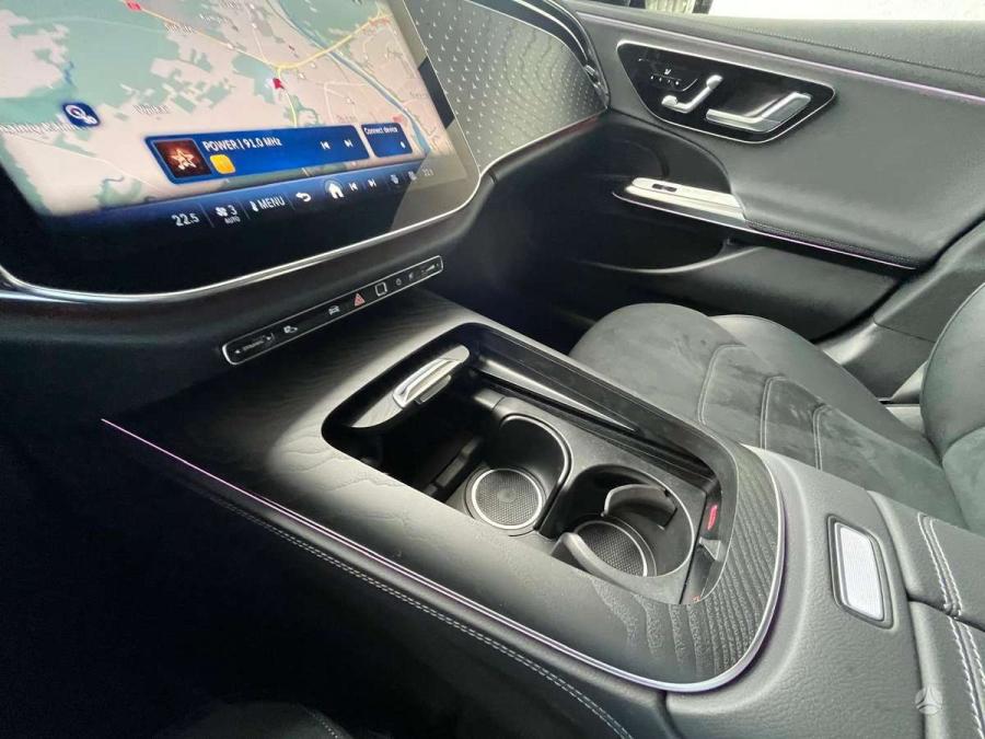 Black Mercedes-Benz e-200 2025 in Kaunas, with an engine capacity of 2.00 L and mileage of 9 thousand km for 52900 €, photo 22 on AUTOMOTO.COM.LV