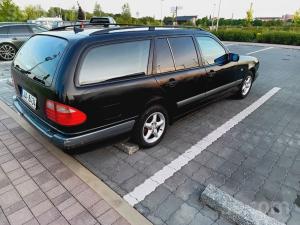 Черный Мерседес E 200 1998 в Елгава, объемом двигателя 2.00 л и пробегом 318 тыс. км за 950 €, фото 6 на AUTOMOTO.COM.LV