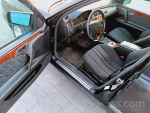 Черный Мерседес E 200 1998 в Елгава, объемом двигателя 2.00 л и пробегом 318 тыс. км за 950 €, фото 17 на AUTOMOTO.COM.LV