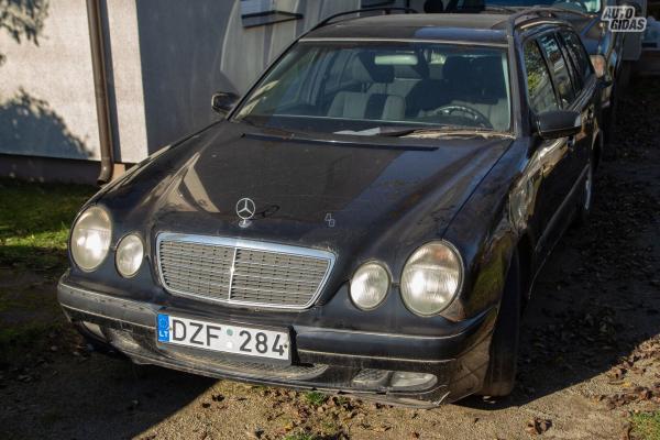 Black Mercedes-Benz e-200 1999 in Kaunas, with an engine capacity of 2.00 L and mileage of 339 thousand km for 1550 €, photo 2 on AUTOMOTO.COM.LV