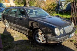 Черный Мерседес E 200 1999 в Каунас, объемом двигателя 2.00 л и пробегом 339 тыс. км за 1550 €, фото 4 на AUTOMOTO.COM.LV