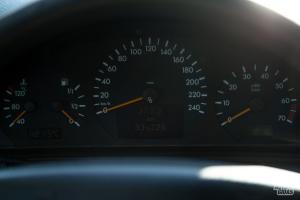 Черный Мерседес E 200 1999 в Каунас, объемом двигателя 2.00 л и пробегом 339 тыс. км за 1550 €, фото 7 на AUTOMOTO.COM.LV
