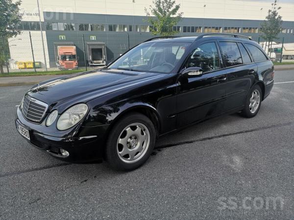 Black Mercedes-Benz e-200 2003 in Riga, with an engine capacity of 2.00 L and mileage of 0 thousand km for 2490 €, photo 2 on AUTOMOTO.COM.LV