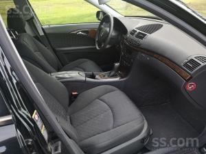 Черный Мерседес E 200 2003 в Рига, объемом двигателя 2.00 л и пробегом 0 тыс. км за 2490 €, фото 9 на AUTOMOTO.COM.LV