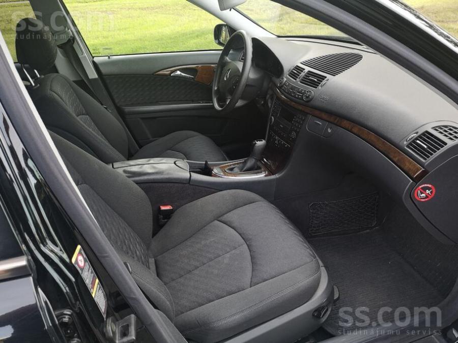 Черный Мерседес E 200 2003 в Рига, объемом двигателя 2.00 л и пробегом 0 тыс. км за 2490 €, фото 9 на AUTOMOTO.COM.LV
