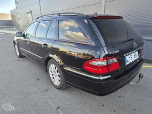 Черный Мерседес E 200 2008 в Каунас, объемом двигателя 2.20 л и пробегом 314 тыс. км за 4499 €, фото 3 на AUTOMOTO.COM.LV