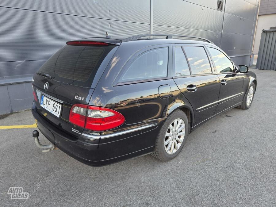 Черный Мерседес E 200 2008 в Каунас, объемом двигателя 2.20 л и пробегом 314 тыс. км за 4499 €, фото 7 на AUTOMOTO.COM.LV