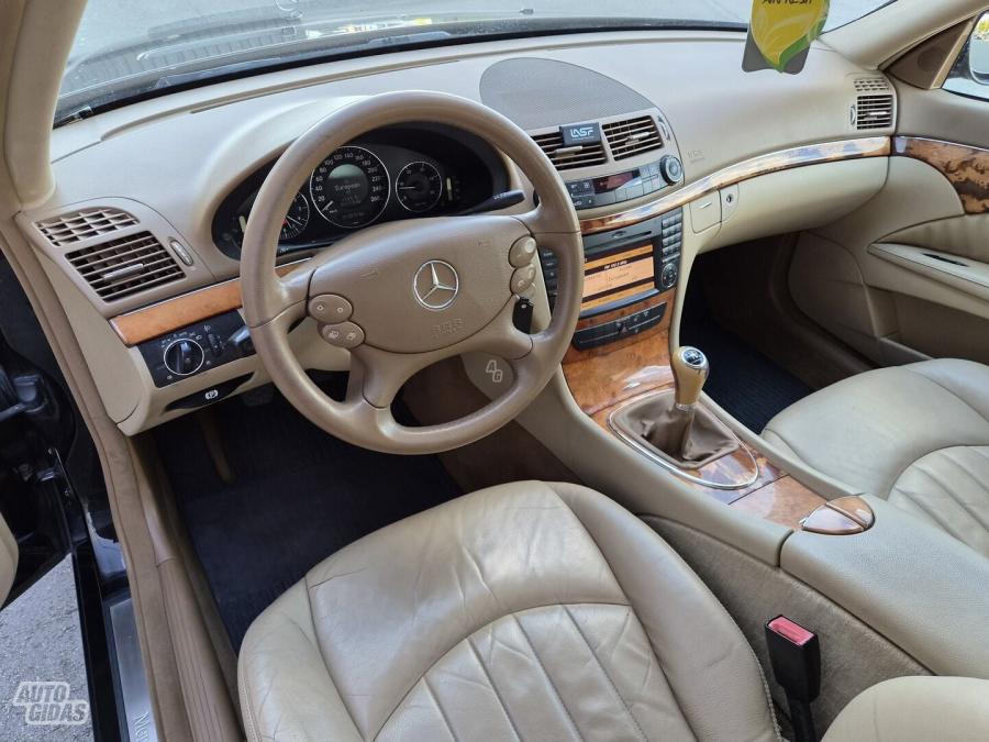 Черный Мерседес E 200 2008 в Каунас, объемом двигателя 2.20 л и пробегом 314 тыс. км за 4499 €, фото 12 на AUTOMOTO.COM.LV