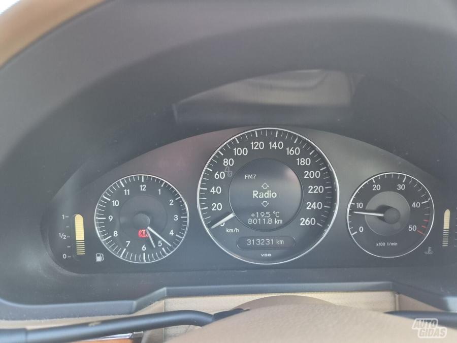 Черный Мерседес E 200 2008 в Каунас, объемом двигателя 2.20 л и пробегом 314 тыс. км за 4499 €, фото 14 на AUTOMOTO.COM.LV