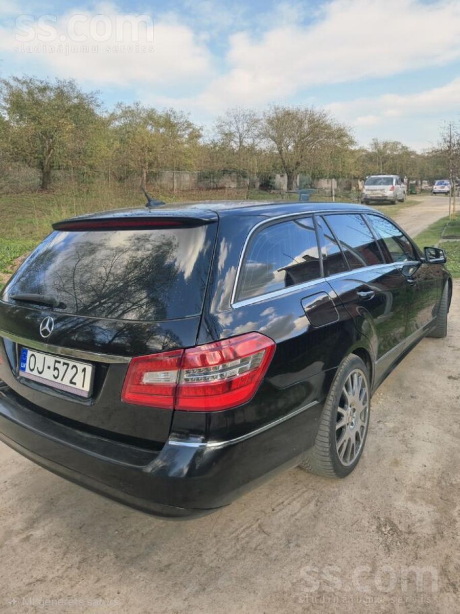 Melns Mercedes-Benz e-200 2009 Jēkabpils, ar dzinēja tilpumu 2.20 L un nobraukumu 334 tūkst. km par 6200 €, foto 4 vietnē AUTOMOTO.COM.LV