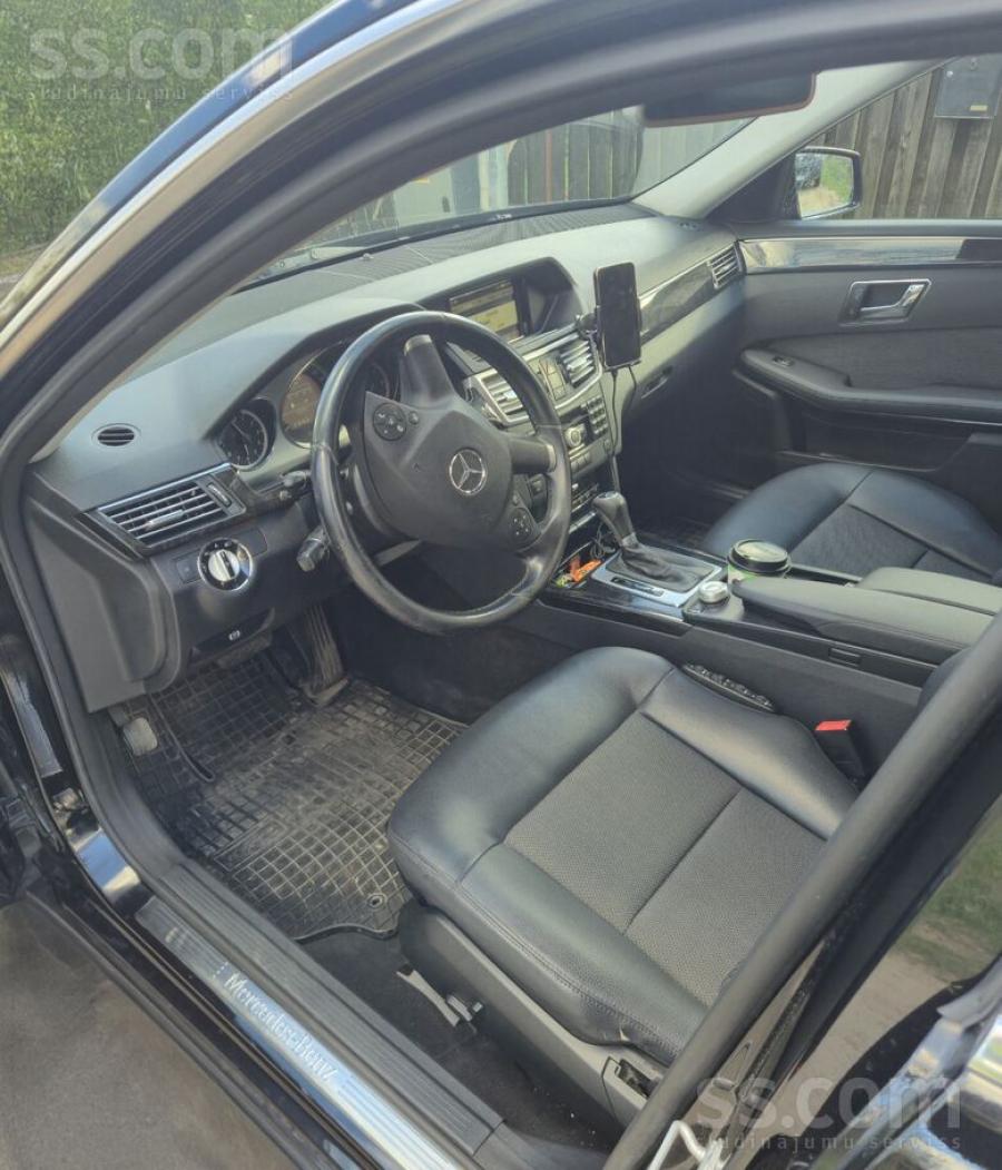 Melns Mercedes-Benz e-200 2009 Jēkabpils, ar dzinēja tilpumu 2.20 L un nobraukumu 334 tūkst. km par 6200 €, foto 6 vietnē AUTOMOTO.COM.LV