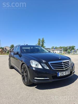 Черный Мерседес E 200 2009 в Екабпилс, объемом двигателя 2.20 л и пробегом 306 тыс. км за 5500 €, фото  на AUTOMOTO.COM.LV