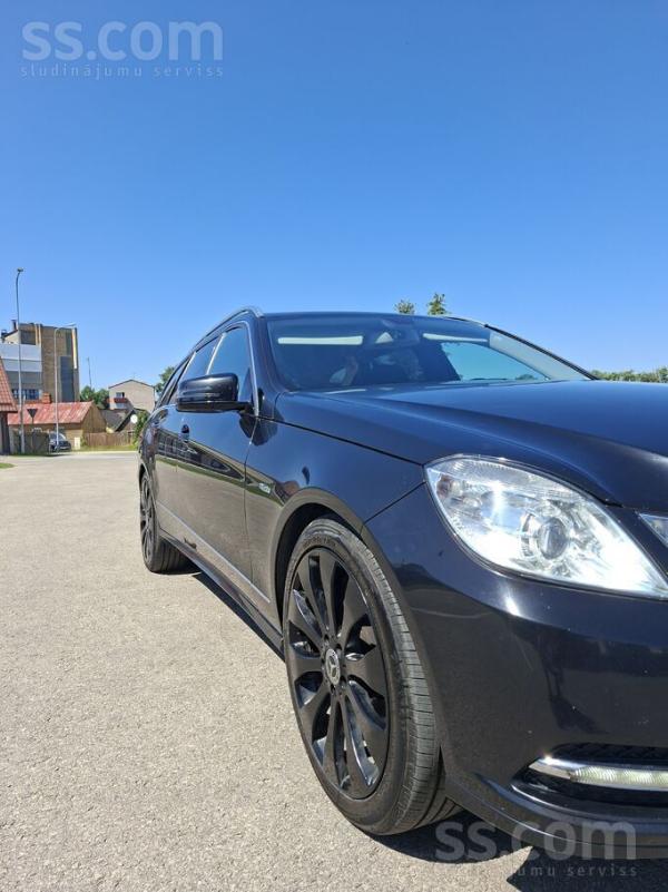 Melns Mercedes-Benz e-200 2009 Jēkabpils, ar dzinēja tilpumu 2.20 L un nobraukumu 306 tūkst. km par 5500 €, foto 2 vietnē AUTOMOTO.COM.LV