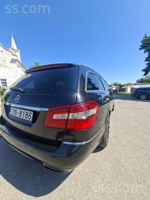 Черный Мерседес E 200 2009 в Екабпилс, объемом двигателя 2.20 л и пробегом 306 тыс. км за 5500 €, фото 9 на AUTOMOTO.COM.LV