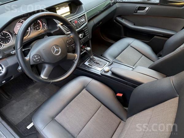 Black Mercedes-Benz e-200 2010 in Riga, with an engine capacity of 2.20 L and mileage of 292 thousand km for 7500 €, photo 10 on AUTOMOTO.COM.LV