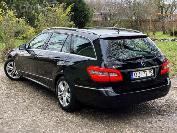 Melns Mercedes-Benz e-200 2010 Rīga, ar dzinēja tilpumu 2.20 L un nobraukumu 292 tūkst. km par 7500 €, foto 5 vietnē AUTOMOTO.COM.LV