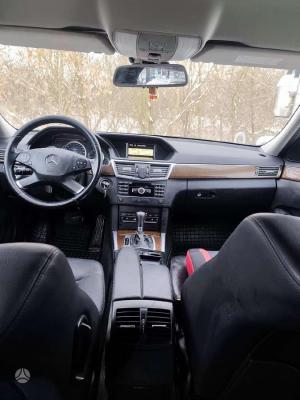 Melns Mercedes-Benz e-200 2010 Panevēža, ar dzinēja tilpumu 2.14 L un nobraukumu 396 tūkst. km par 5000 €, foto 13 vietnē AUTOMOTO.COM.LV