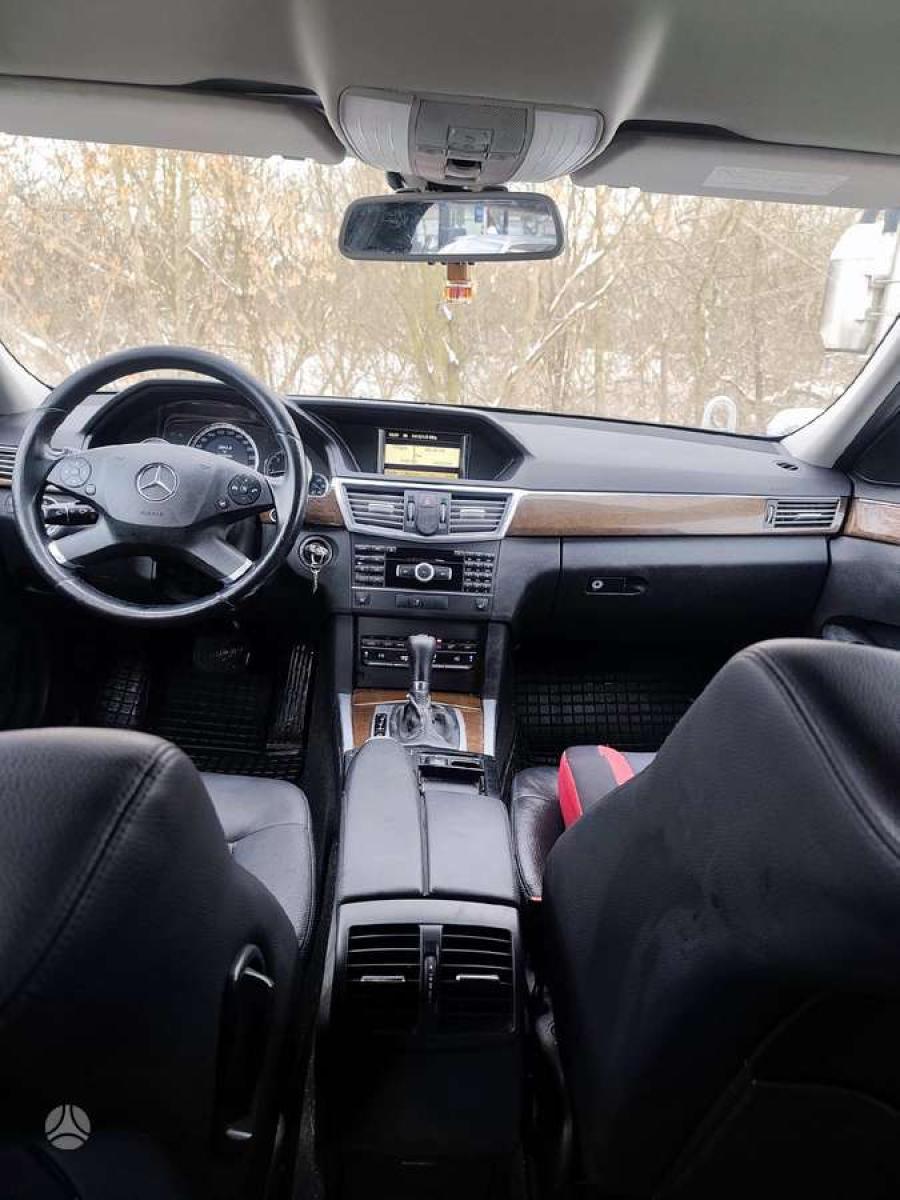 Melns Mercedes-Benz e-200 2010 Panevēža, ar dzinēja tilpumu 2.14 L un nobraukumu 396 tūkst. km par 5000 €, foto 13 vietnē AUTOMOTO.COM.LV