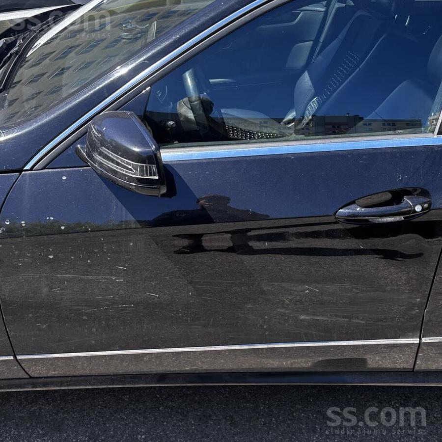 Melns Mercedes-Benz e-200 2010 Rīga, ar dzinēja tilpumu 2.20 L un nobraukumu 330 tūkst. km par 4700 €, foto 7 vietnē AUTOMOTO.COM.LV