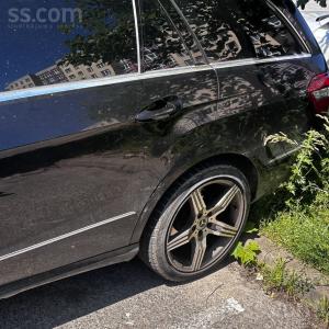 Melns Mercedes-Benz e-200 2010 Rīga, ar dzinēja tilpumu 2.20 L un nobraukumu 330 tūkst. km par 4700 €, foto 8 vietnē AUTOMOTO.COM.LV