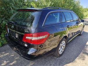Черный Мерседес E 200 2010 в Вильнюс, объемом двигателя 1.80 л и пробегом 245 тыс. км за 6600 €, фото 4 на AUTOMOTO.COM.LV