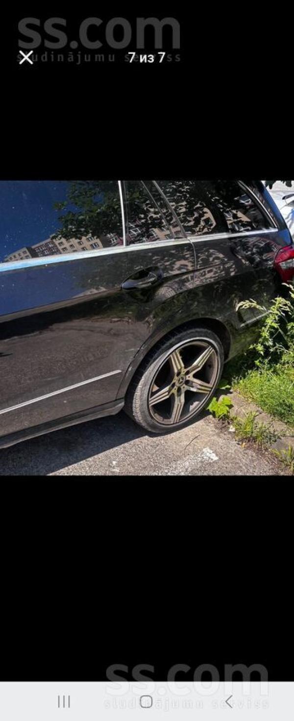 Black Mercedes-Benz e-200 2010 in Riga, with an engine capacity of 2.00 L and mileage of 335 thousand km for 3500 €, photo 3 on AUTOMOTO.COM.LV