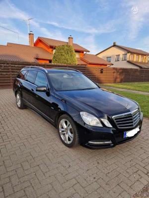 Melns Mercedes-Benz e-200 2010 Kauņa, ar dzinēja tilpumu 2.14 L un nobraukumu 377 tūkst. km par 4890 €, foto 3 vietnē AUTOMOTO.COM.LV
