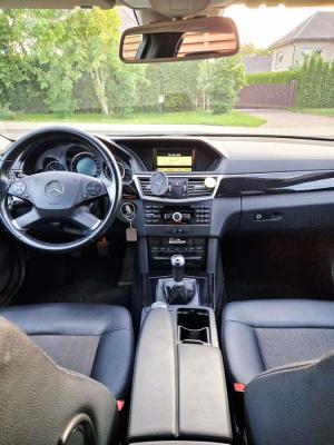 Melns Mercedes-Benz e-200 2010 Kauņa, ar dzinēja tilpumu 2.14 L un nobraukumu 377 tūkst. km par 4890 €, foto 9 vietnē AUTOMOTO.COM.LV