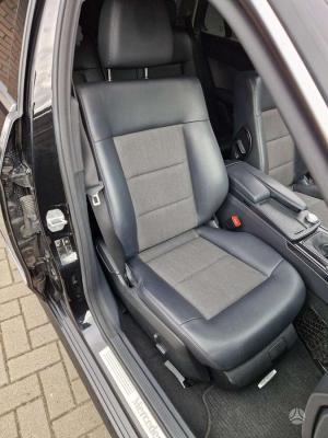 Melns Mercedes-Benz e-200 2010 Kauņa, ar dzinēja tilpumu 2.14 L un nobraukumu 377 tūkst. km par 4890 €, foto 11 vietnē AUTOMOTO.COM.LV
