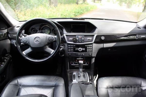 Черный Мерседес E 200 2010 в Лиепая, объемом двигателя 2.20 л и пробегом 280 тыс. км за 7200 €, фото 7 на AUTOMOTO.COM.LV