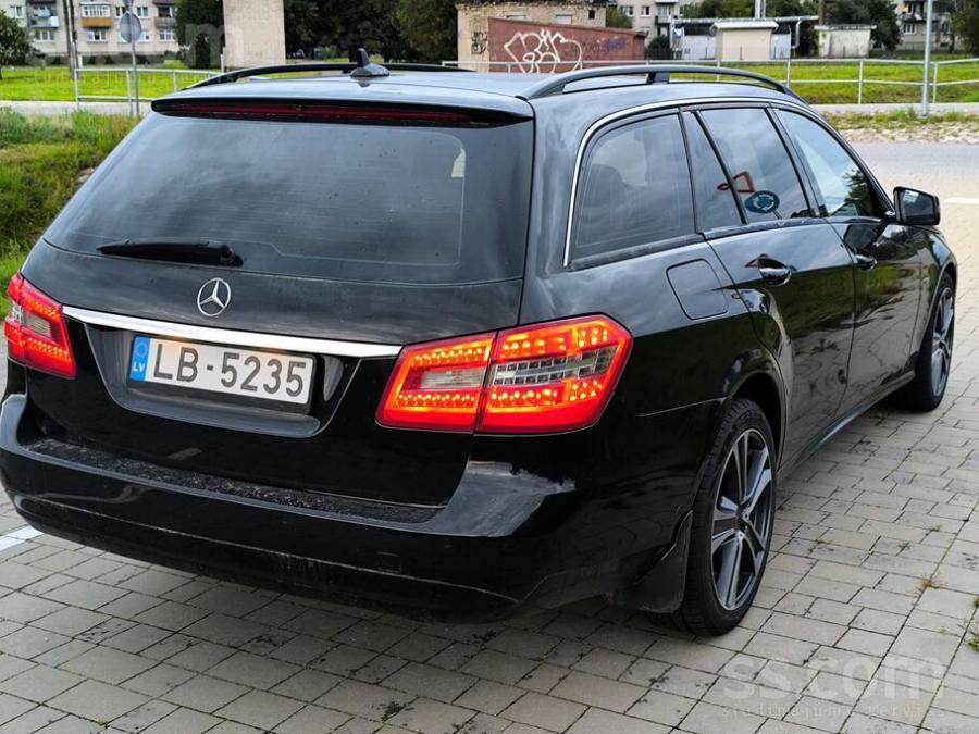 Черный Мерседес E 200 2010 в Рига, объемом двигателя 2.00 л и пробегом 454 тыс. км за 4900 €, фото 5 на AUTOMOTO.COM.LV