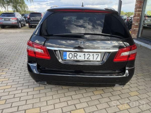 Melns Mercedes-Benz e-200 2010 Talsi, ar dzinēja tilpumu 2.10 L un nobraukumu 351 tūkst. km par 5995 €, foto 5 vietnē AUTOMOTO.COM.LV