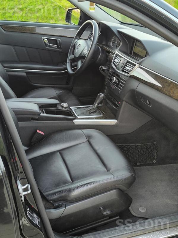 Black Mercedes-Benz e-200 2010 in Riga, with an engine capacity of 2.20 L and mileage of 454 thousand km for 4800 €, photo 7 on AUTOMOTO.COM.LV