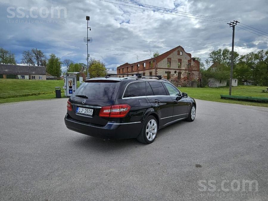 Melns Mercedes-Benz e-200 2011 Balvi, ar dzinēja tilpumu 2.20 L un nobraukumu 292 tūkst. km par 3100 €, foto 14 vietnē AUTOMOTO.COM.LV
