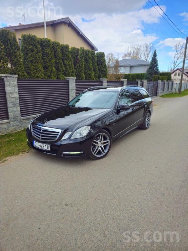 Melns Mercedes-Benz e-200 2011 Dobele, ar dzinēja tilpumu 2.10 L un nobraukumu 393 tūkst. km par 8200 €, foto 1 vietnē AUTOMOTO.COM.LV