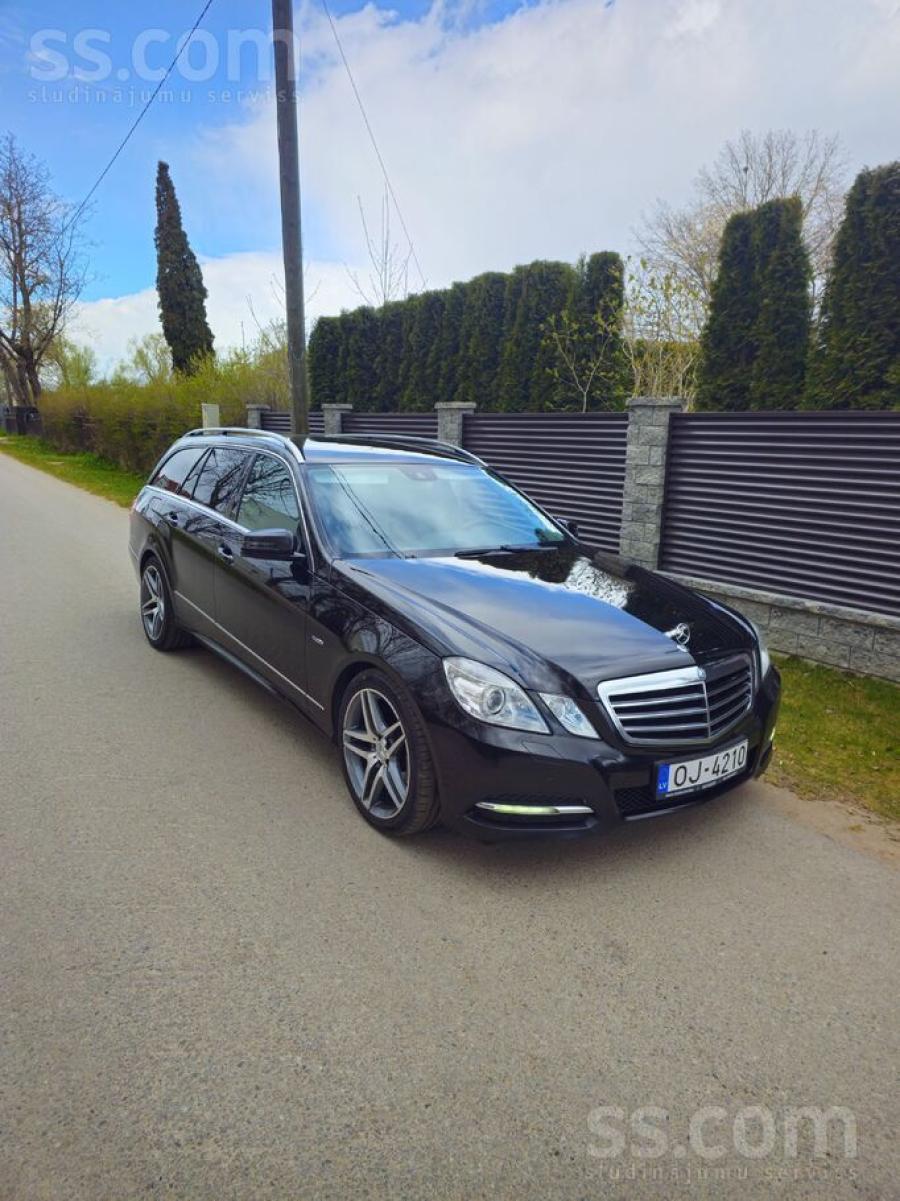 Black Mercedes-Benz e-200 2011 in Dobele, with an engine capacity of 2.10 L and mileage of 393 thousand km for 8200 €, photo 3 on AUTOMOTO.COM.LV
