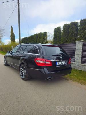 Black Mercedes-Benz e-200 2011 in Dobele, with an engine capacity of 2.10 L and mileage of 393 thousand km for 8200 €, photo 4 on AUTOMOTO.COM.LV