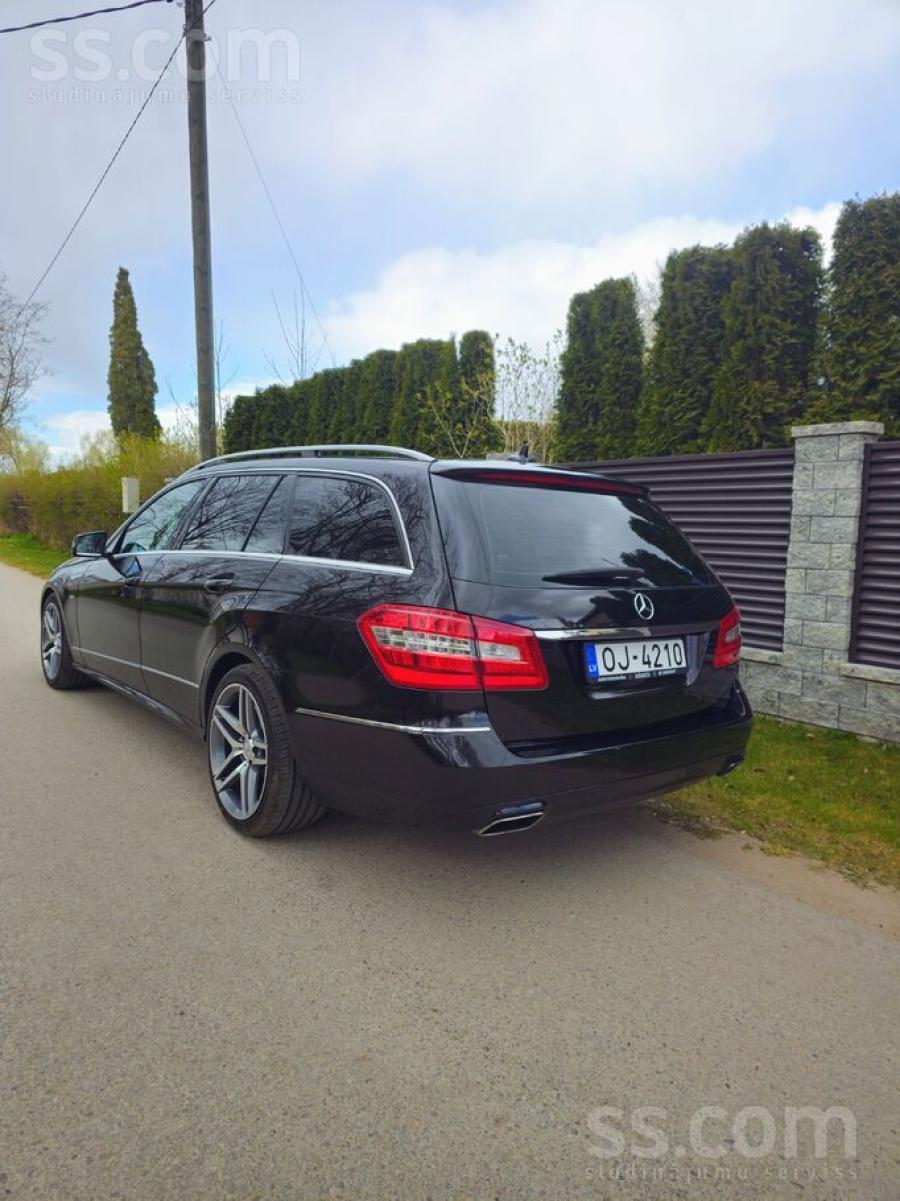 Black Mercedes-Benz e-200 2011 in Dobele, with an engine capacity of 2.10 L and mileage of 393 thousand km for 8200 €, photo 4 on AUTOMOTO.COM.LV