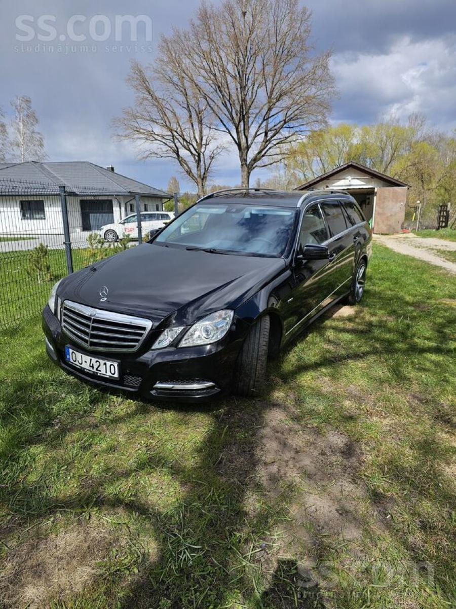Black Mercedes-Benz e-200 2011 in Dobele, with an engine capacity of 2.10 L and mileage of 393 thousand km for 8200 €, photo 7 on AUTOMOTO.COM.LV