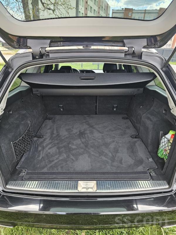 Melns Mercedes-Benz e-200 2011 Dobele, ar dzinēja tilpumu 2.10 L un nobraukumu 393 tūkst. km par 8200 €, foto 8 vietnē AUTOMOTO.COM.LV