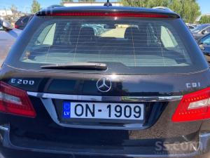 Melns Mercedes-Benz e-200 2011 Rīga, ar dzinēja tilpumu 2.10 L un nobraukumu 244 tūkst. km par 6850 €, foto 6 vietnē AUTOMOTO.COM.LV