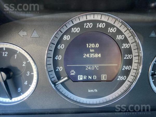 Черный Мерседес E 200 2011 в Рига, объемом двигателя 2.10 л и пробегом 244 тыс. км за 6850 €, фото 8 на AUTOMOTO.COM.LV
