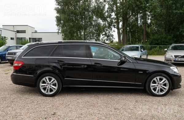 Black Mercedes-Benz e-200 2011 in Liepaja, with an engine capacity of 2.20 L and mileage of 229 thousand km for 7700 €, photo 4 on AUTOMOTO.COM.LV