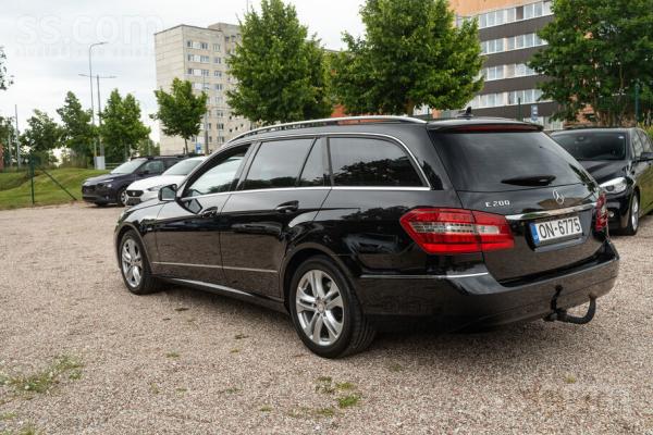 Black Mercedes-Benz e-200 2011 in Liepaja, with an engine capacity of 2.20 L and mileage of 229 thousand km for 7700 €, photo 7 on AUTOMOTO.COM.LV