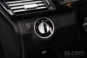 Melns Mercedes-Benz e-200 2011 Liepāja, ar dzinēja tilpumu 2.20 L un nobraukumu 229 tūkst. km par 7700 €, foto 22 vietnē AUTOMOTO.COM.LV