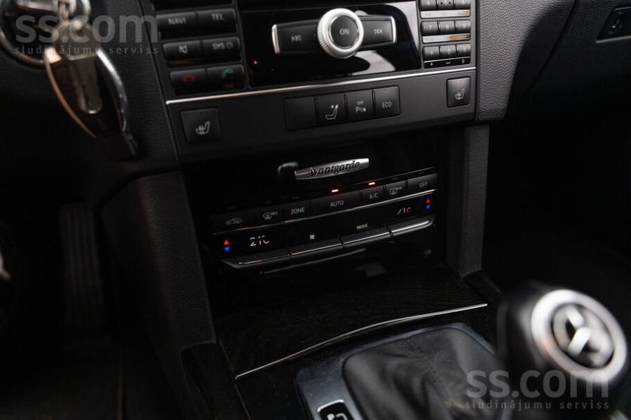 Melns Mercedes-Benz e-200 2011 Liepāja, ar dzinēja tilpumu 2.20 L un nobraukumu 229 tūkst. km par 7700 €, foto 26 vietnē AUTOMOTO.COM.LV