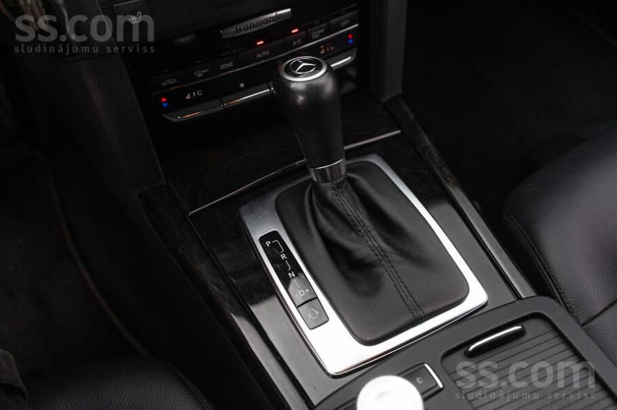 Melns Mercedes-Benz e-200 2011 Liepāja, ar dzinēja tilpumu 2.20 L un nobraukumu 229 tūkst. km par 7700 €, foto 27 vietnē AUTOMOTO.COM.LV