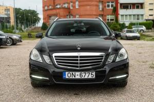 Черный Мерседес E 200 2011 в Лиепая, объемом двигателя 2.20 л и пробегом 229 тыс. км за 7700 €, фото 3 на AUTOMOTO.COM.LV